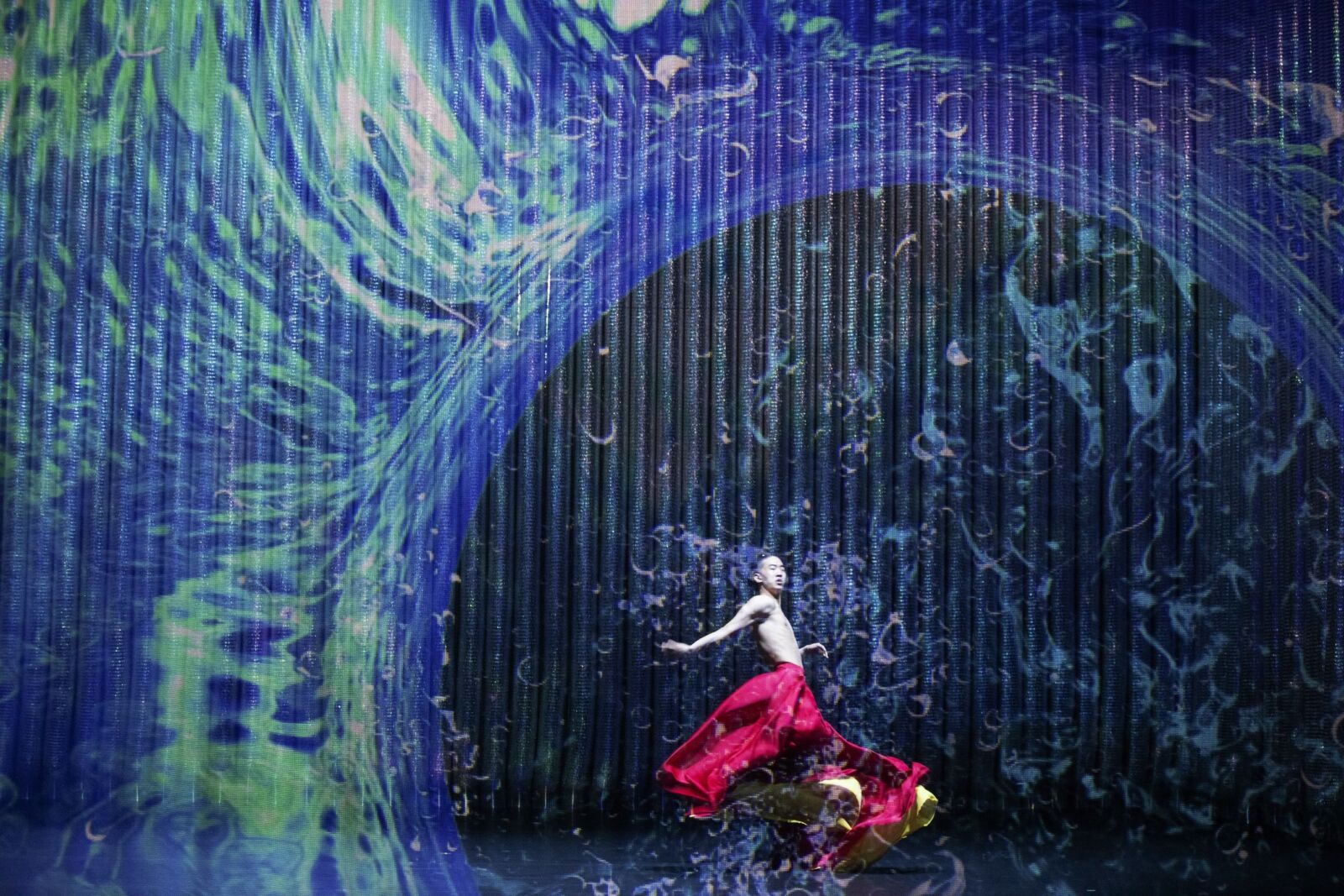 Dragons - EUN-ME AHN - Mag'CentreMagcentre