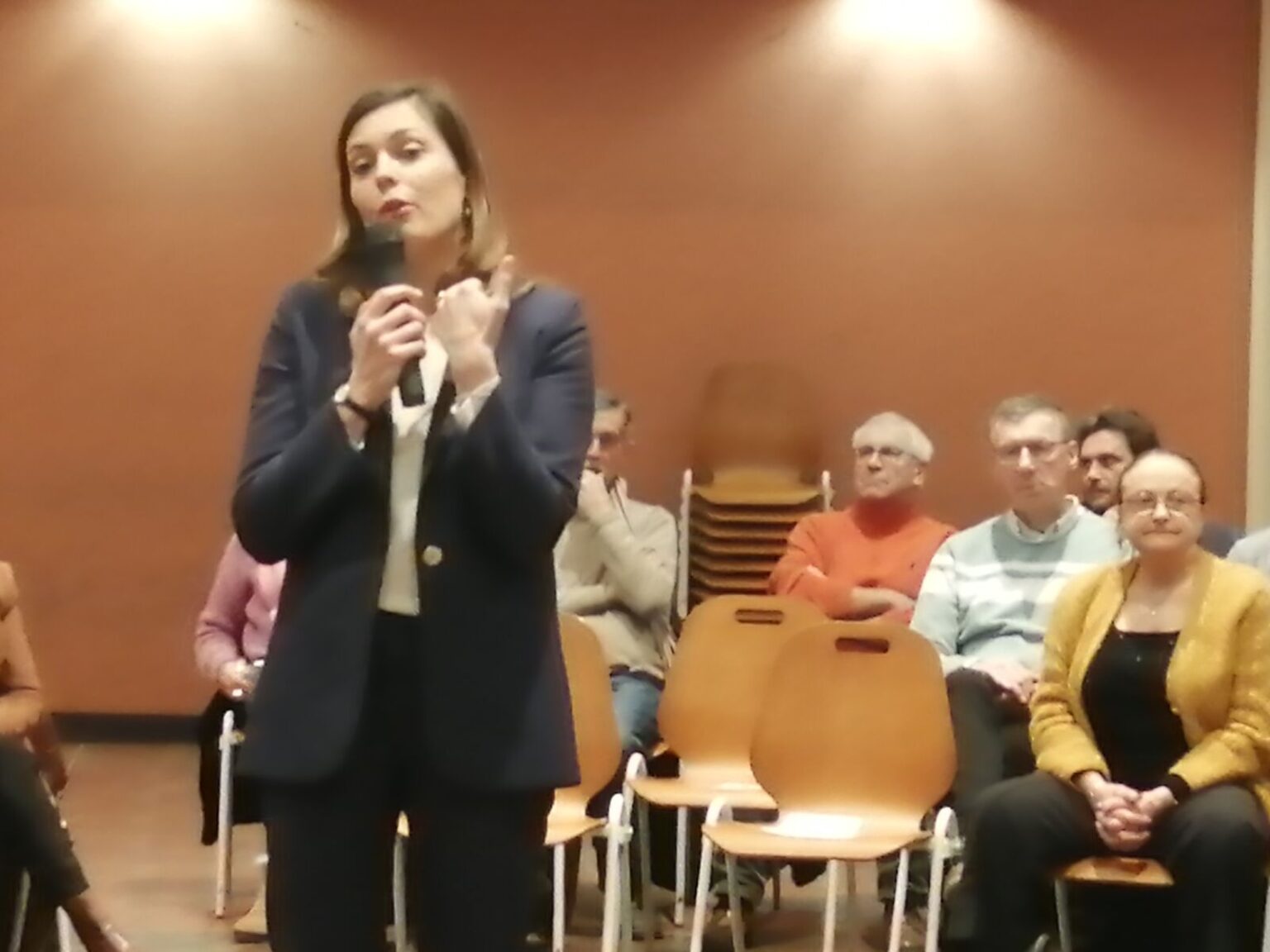 Objectif municipales à Orléans : premier exercice réussi pour Caroline ...